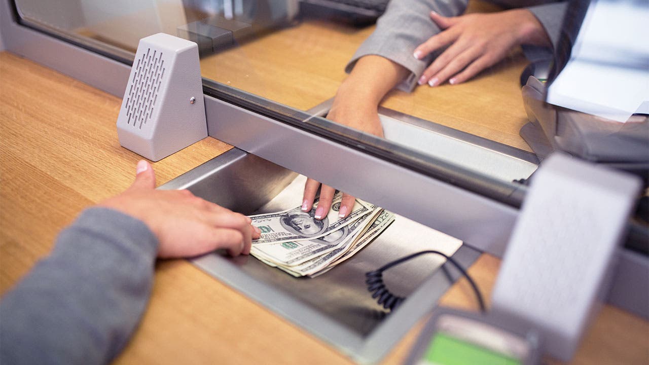 FDIC Insures Bank Deposits To 250 000 Bankrate FDIC Insures Bank Deposits To 250 000 Bankrate